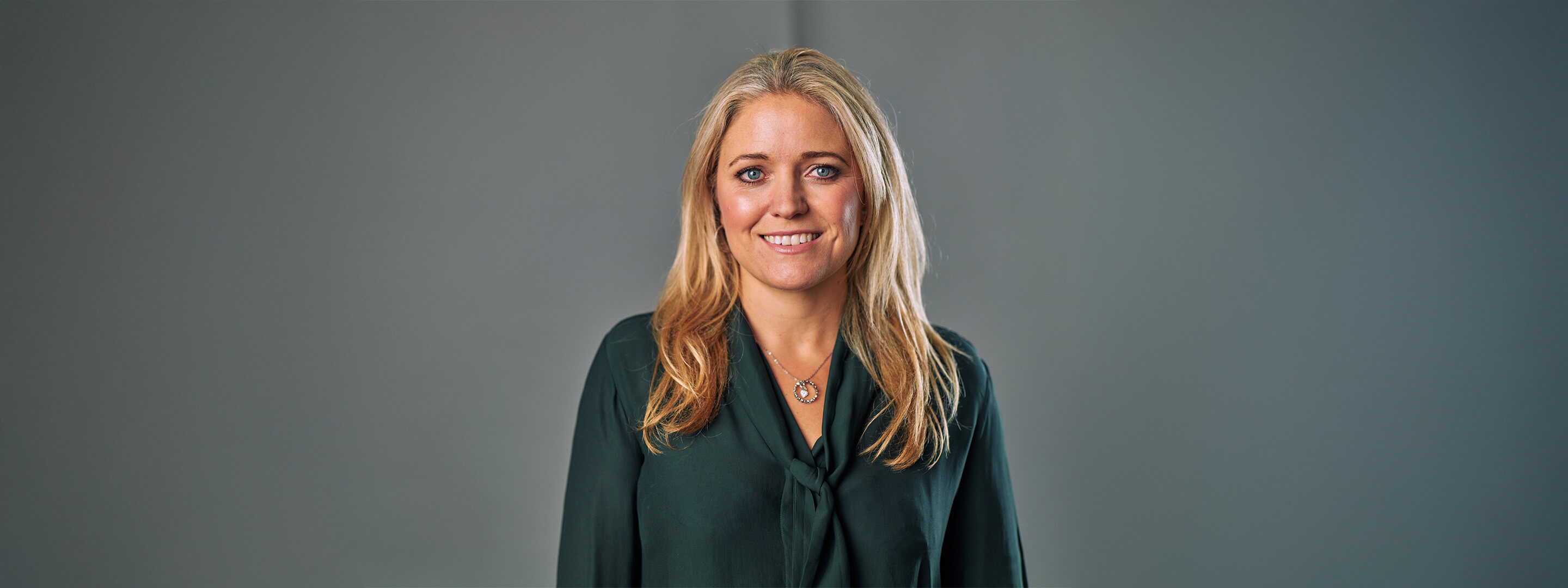 Dr. Bella Smith: Top Keynote Speaker on Women's Health