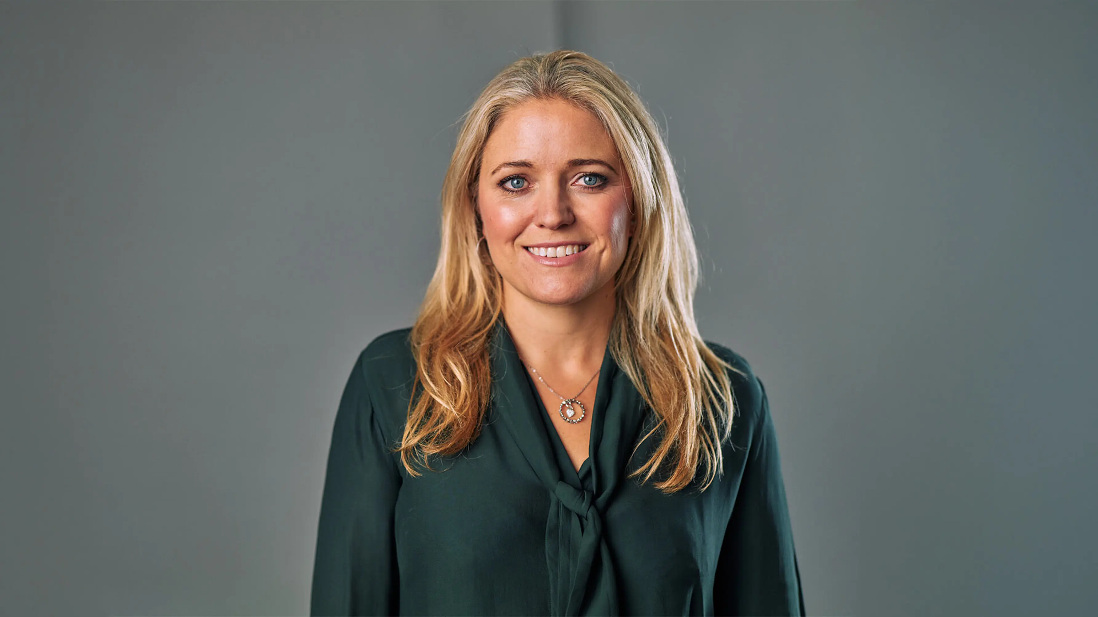 Dr. Bella Smith: Top Keynote Speaker on Women's Health