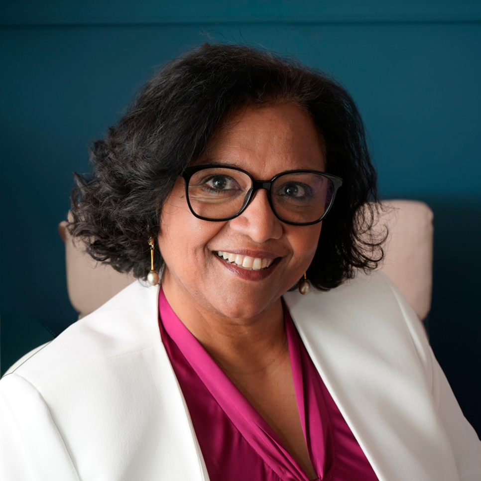 Rose Cartolari: Inspiring Leadership Keynotes for Growth.