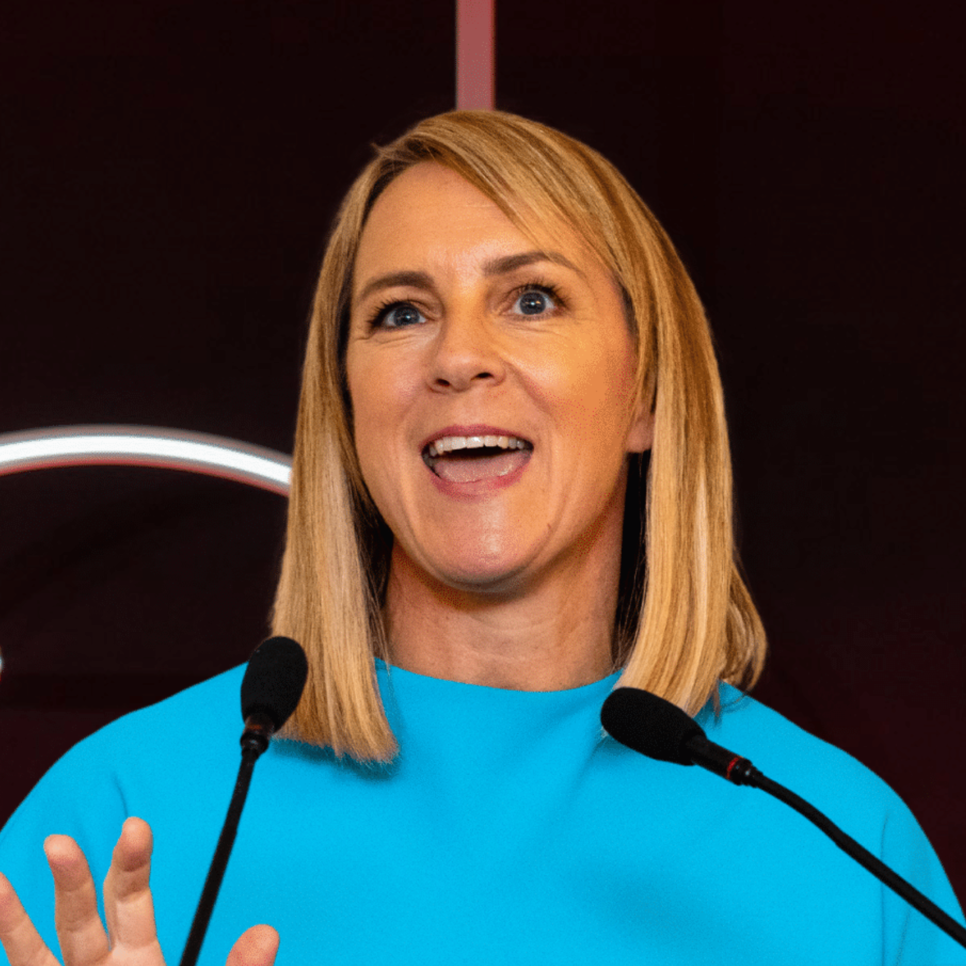 Debra Searle: World-Renowned Keynote Speaker & Atlantic Rower