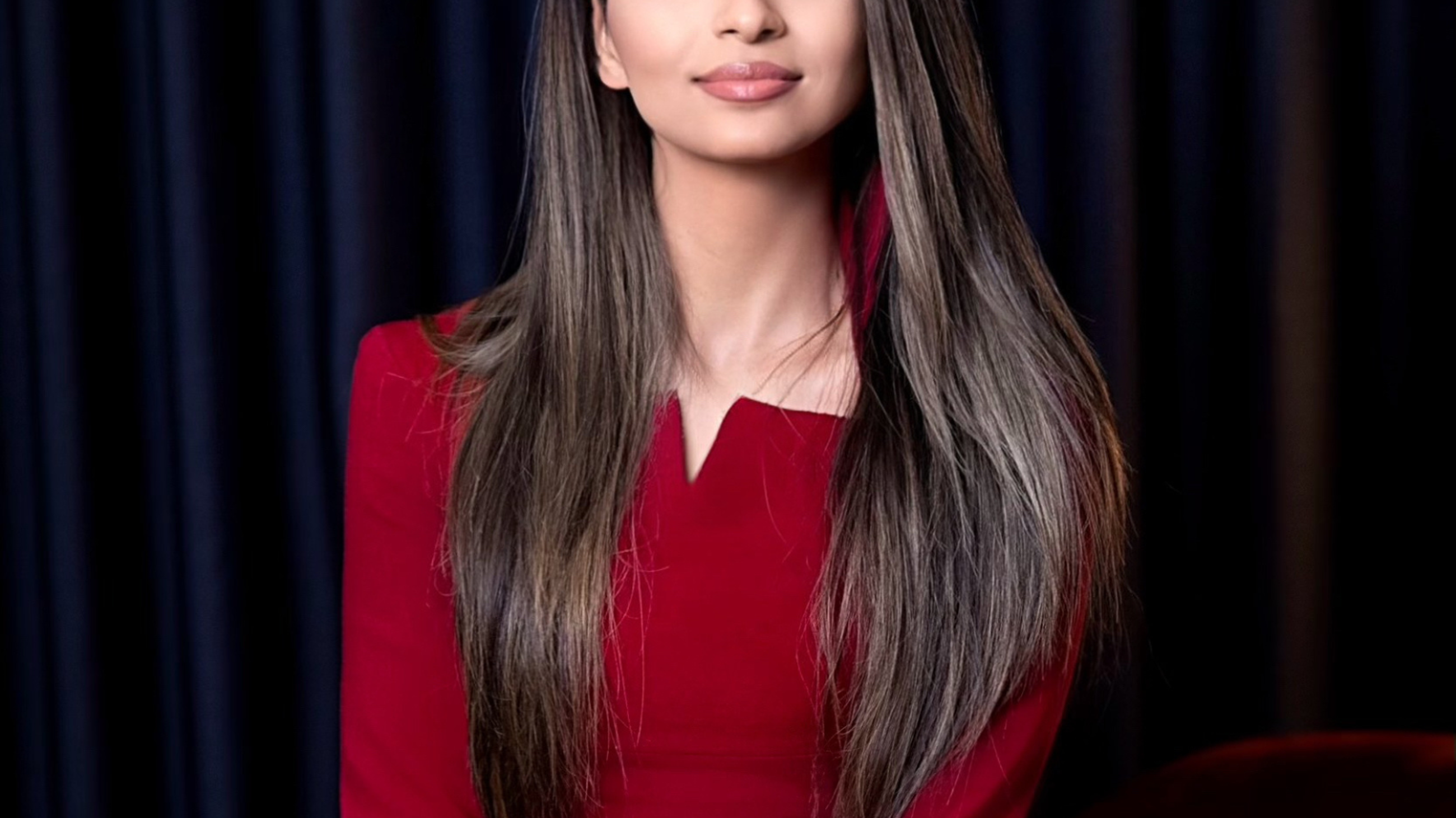 Rosa Faizzad: Top Keynote Speaker on Empowerment & Fashion