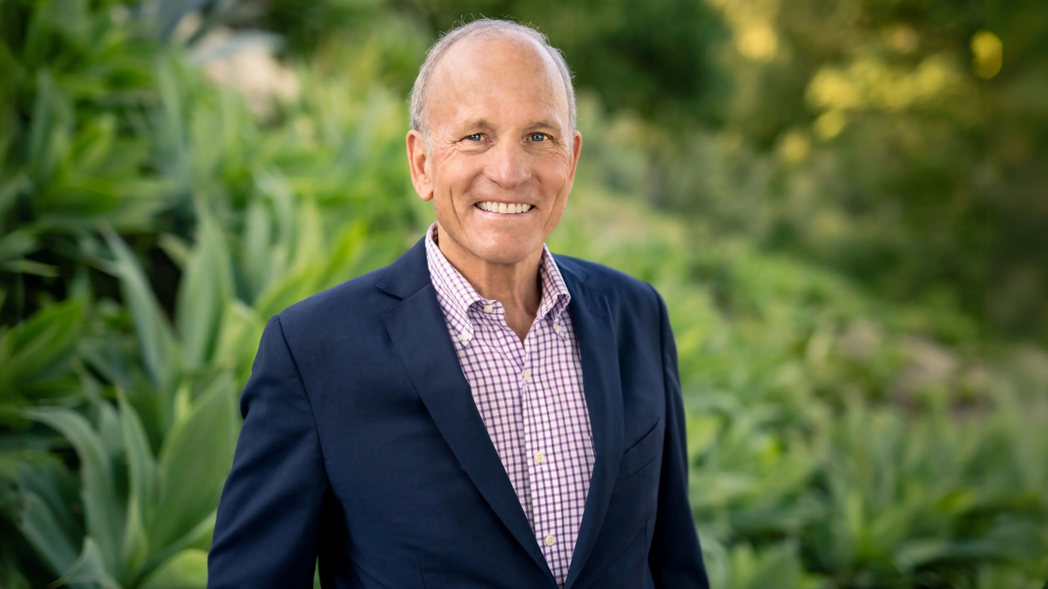 Robert Tucker | Think Ahead of the Curve | Expert on Innovation