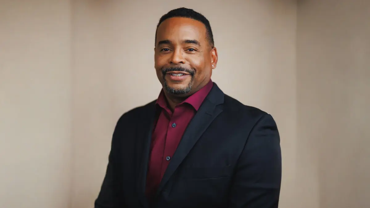 Eric Collier – Motivational Speaker & Momentum Mindset Coach