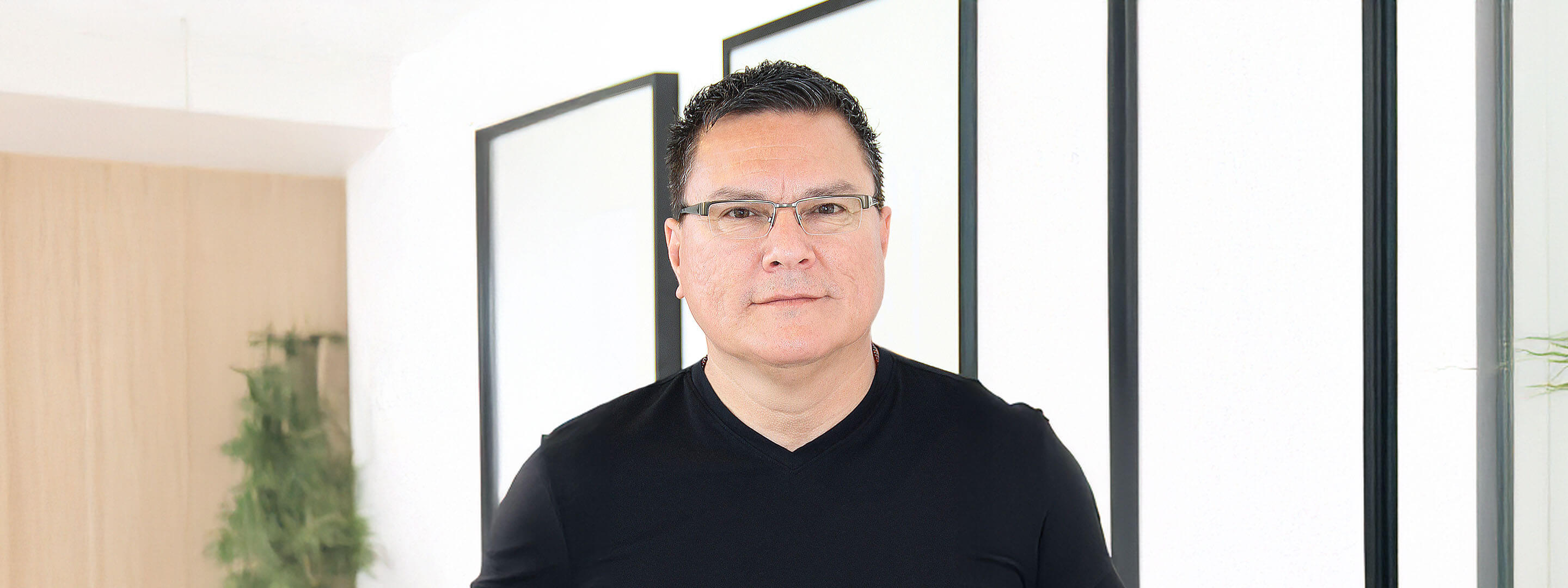 Simón Silva: Renowned Artist and Keynote Speaker