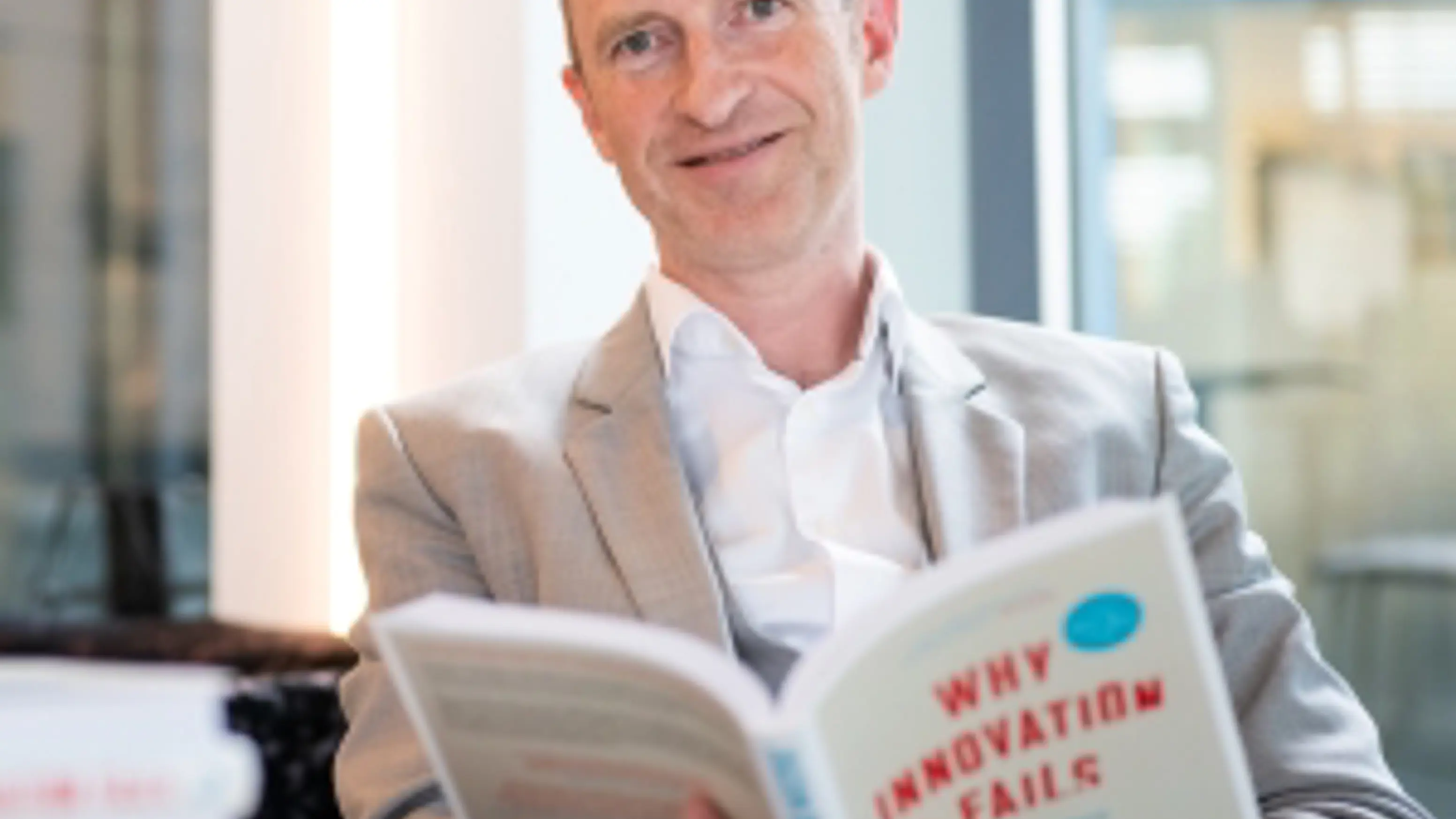 Joachim De Vos: Professor & Author in Innovation Consulting
