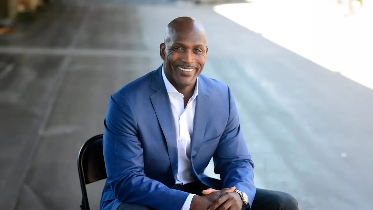 Speaker Eric Boles | Book Keynotes here | Former NFL Player
