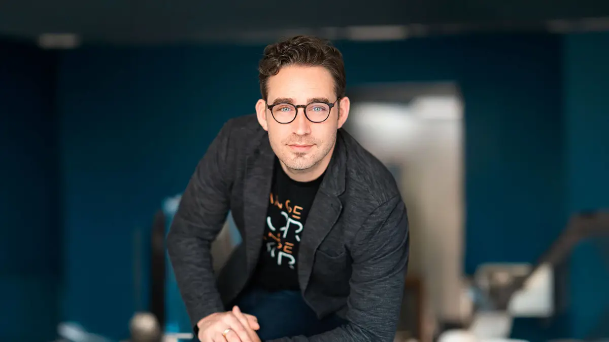 Phil Jones: Expert Speaker on Persuasion and Success