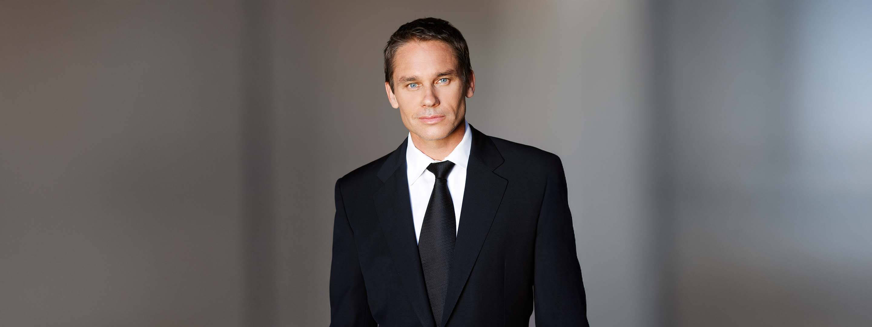 Marcus Buckingham: Strengths-Based Leadership Authority