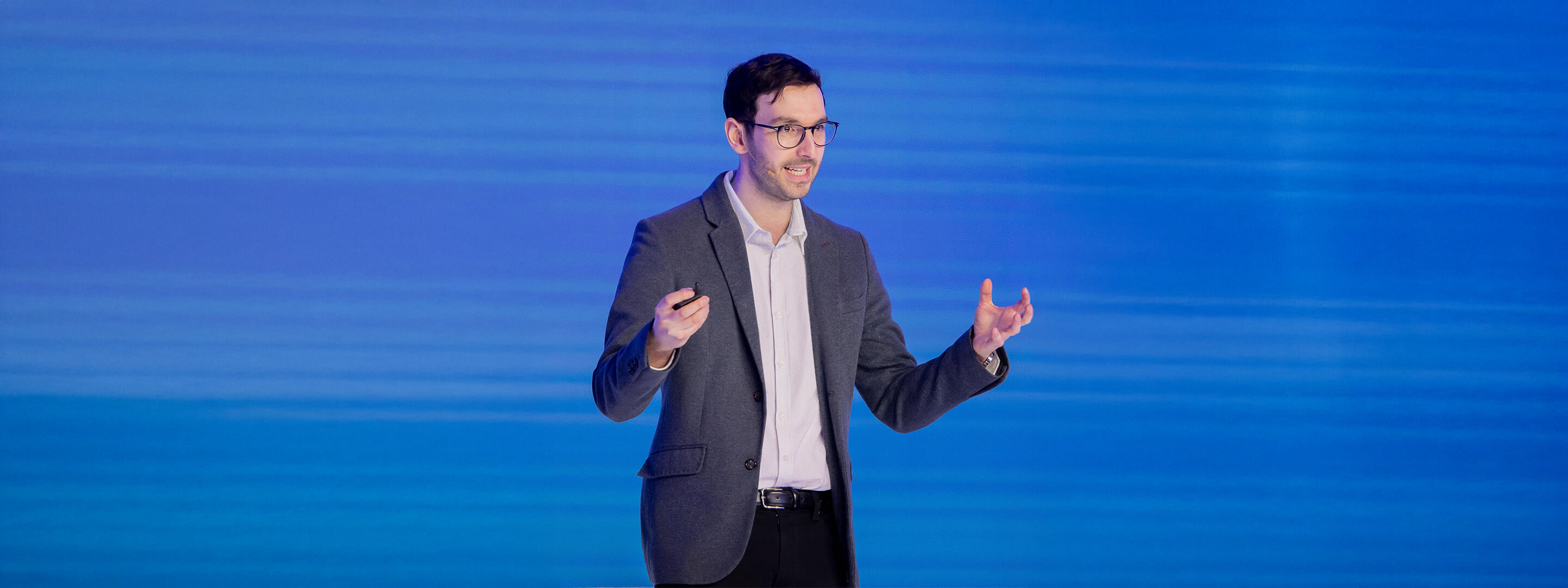 Henry Ajder: Leading Keynote Speaker on AI & Deepfakes