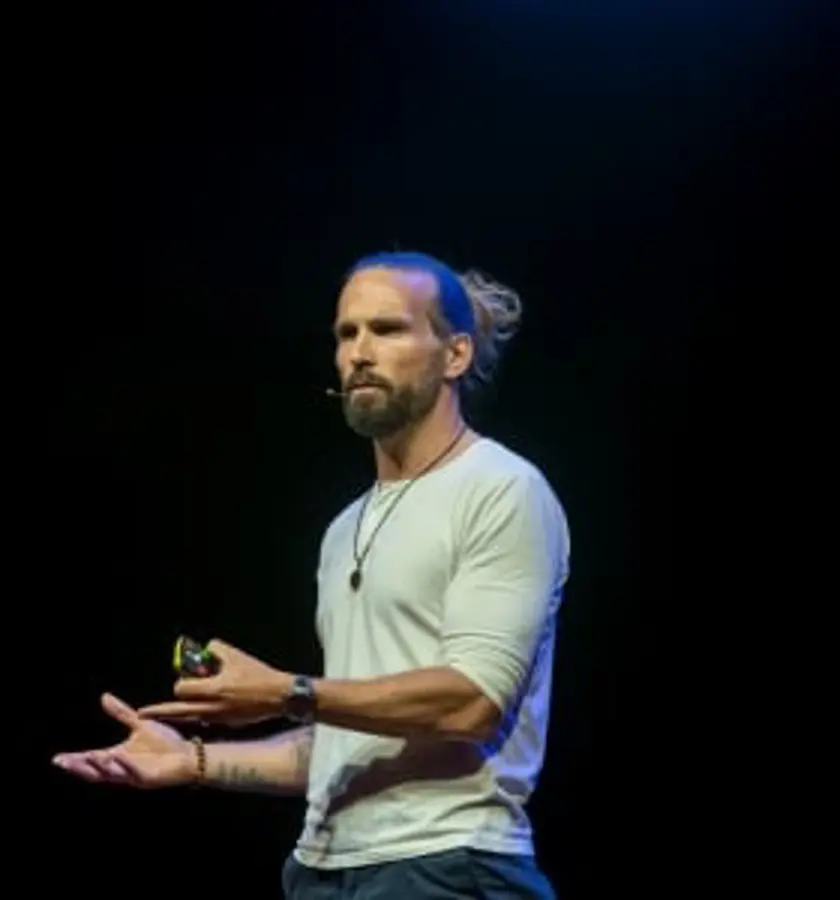 Steve Peralta: Expert in Workplace Wellbeing