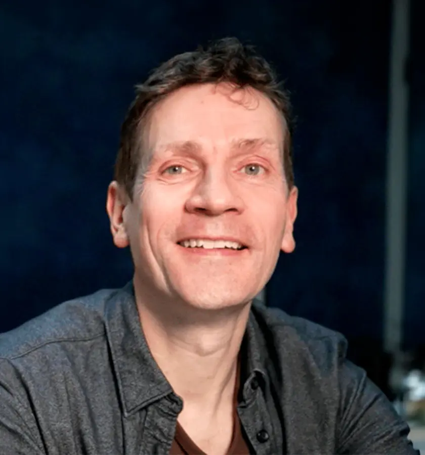 Andrew Thorton - Inspires Audiences to Focus on Social Good