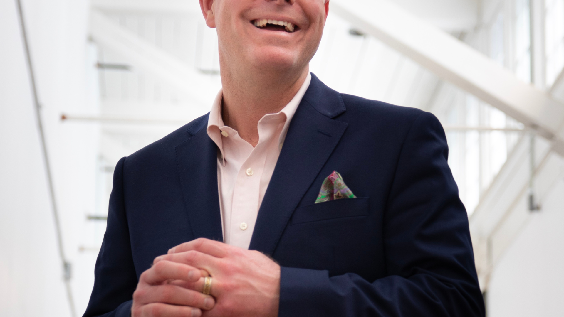 Adam Olenn: Expert Keynote Speaker & Master of Storytelling