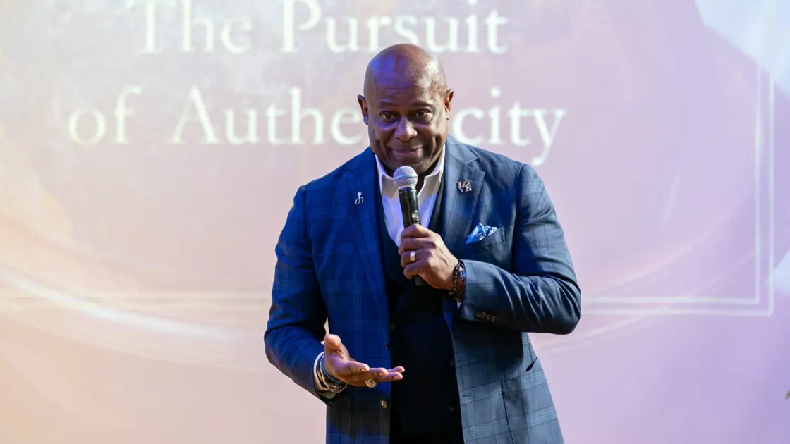 Dr. James Smith Jr. – Transformative Keynote Speaker & Coach