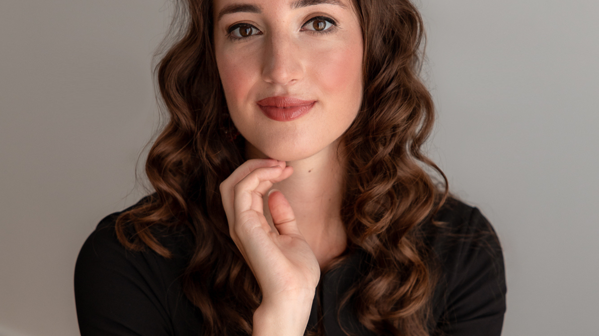 Laura Bas: Award-Winning Speaker & Gen Z Expert