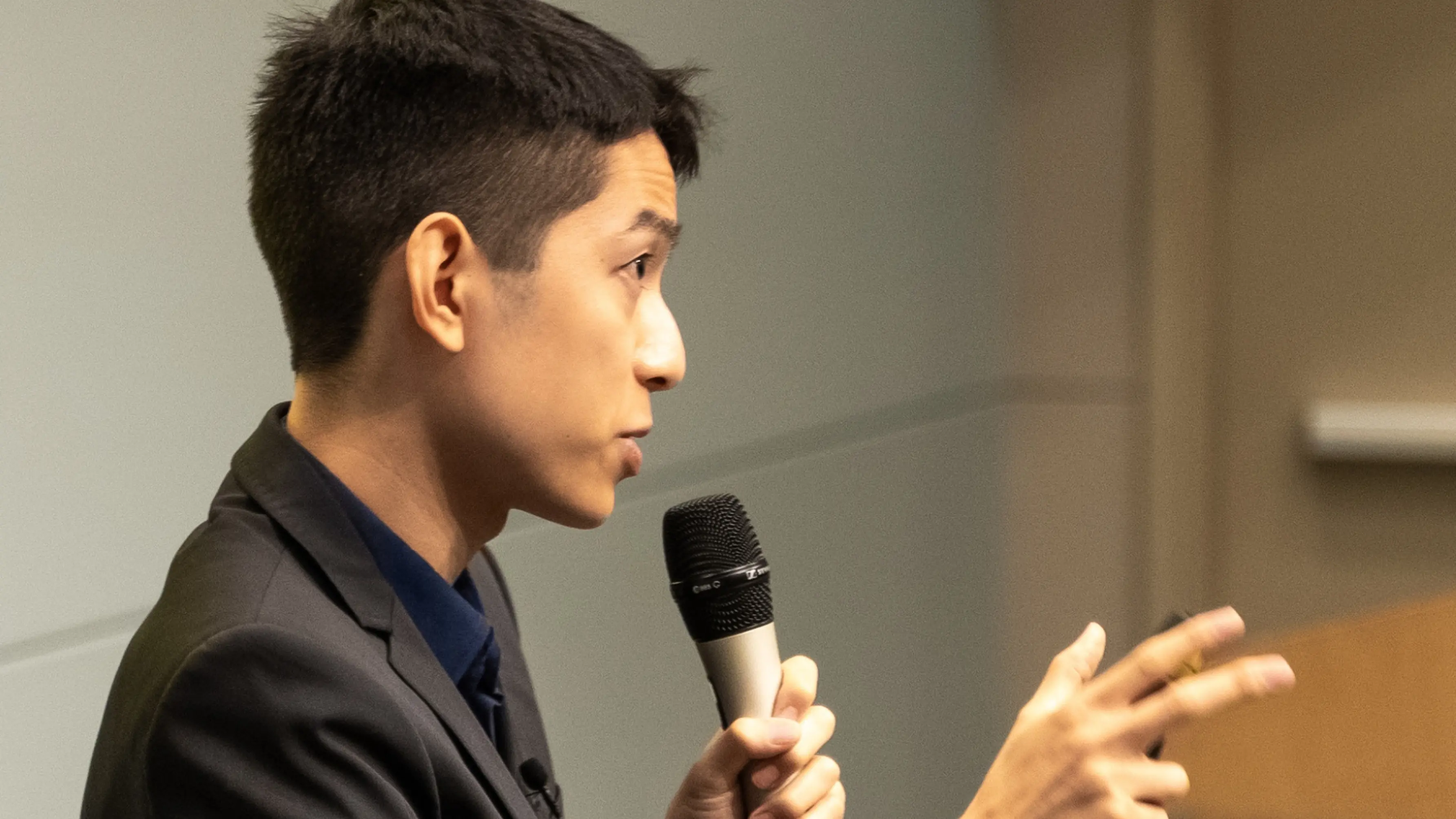 Christopher Chin – Transforming Data Into Powerful Business Presentations