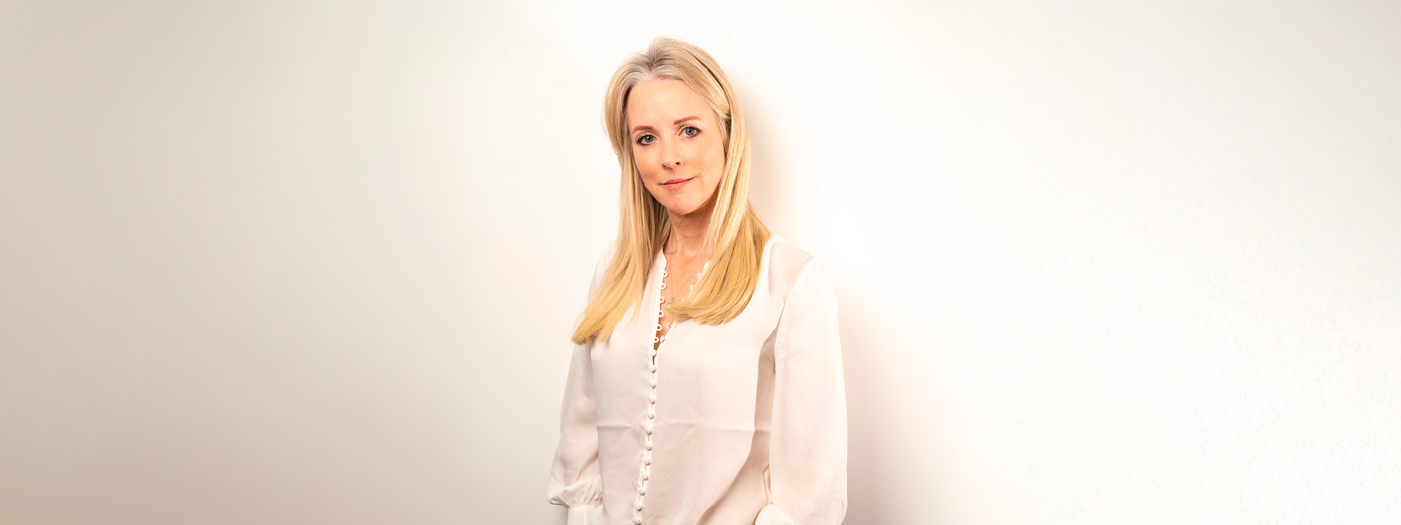 Isabel Oakeshott: Political Journalist & Keynote Speaker Insights