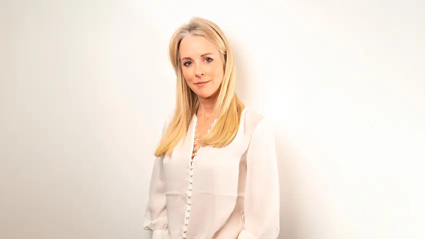 Isabel Oakeshott: Political Journalist & Keynote Speaker Insights
