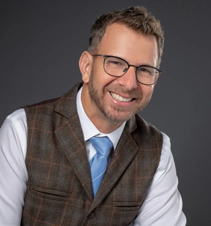 Speaker Maxwell Finn | Social Media Sales Expert | Serial Entrepreneur