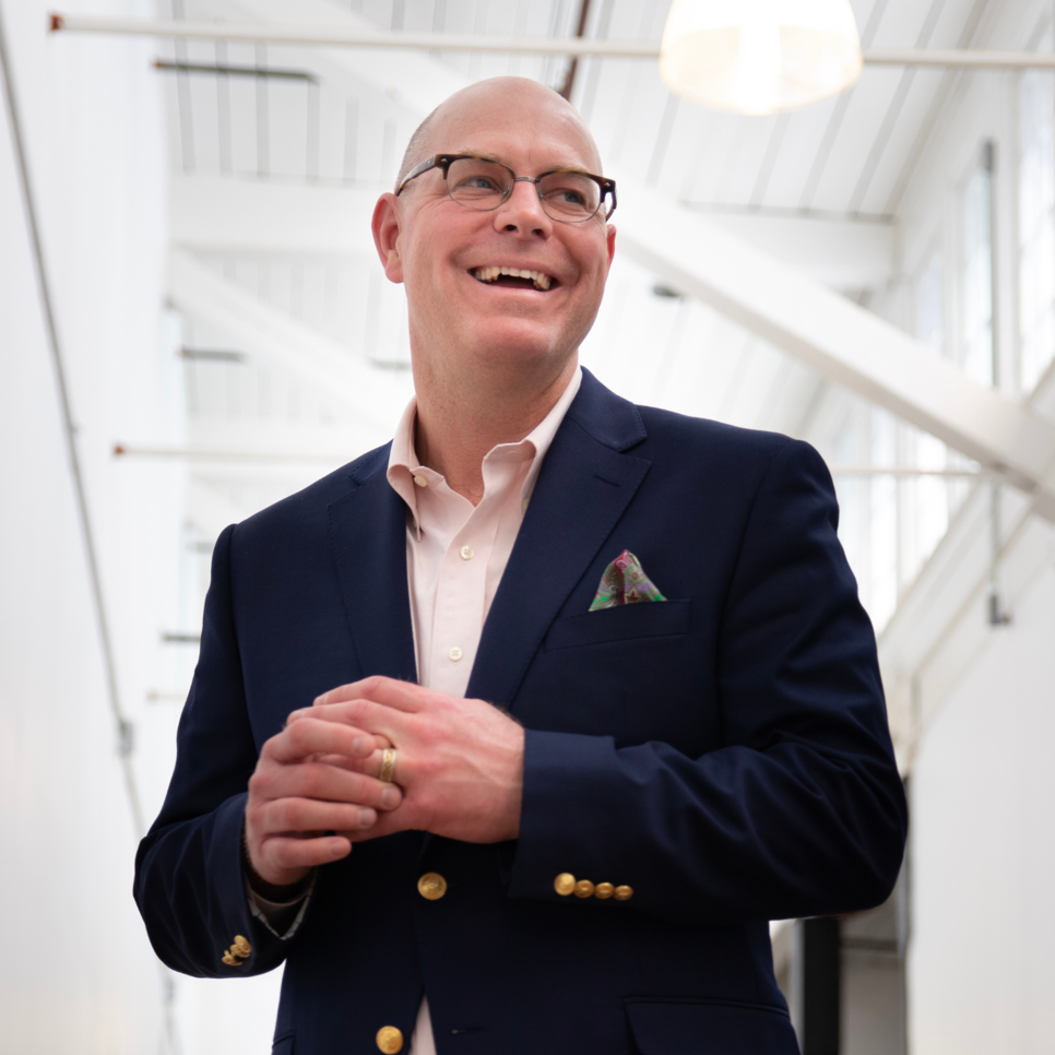 Adam Olenn: Expert Keynote Speaker & Master of Storytelling