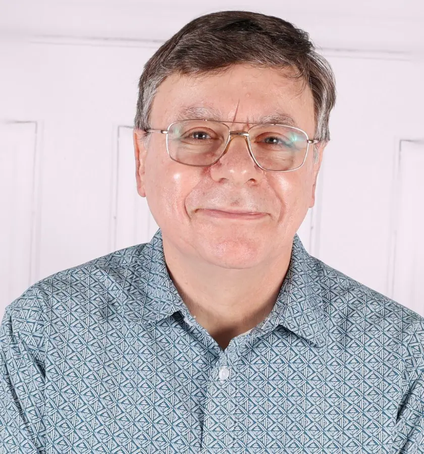 Andrew Roberts - Prolific Historian Documents the Past