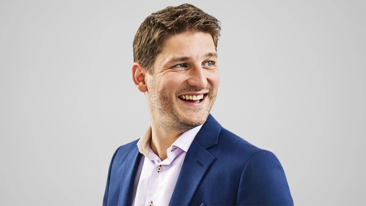 Stefan Moritz | Book Innovation & Service Design Expert