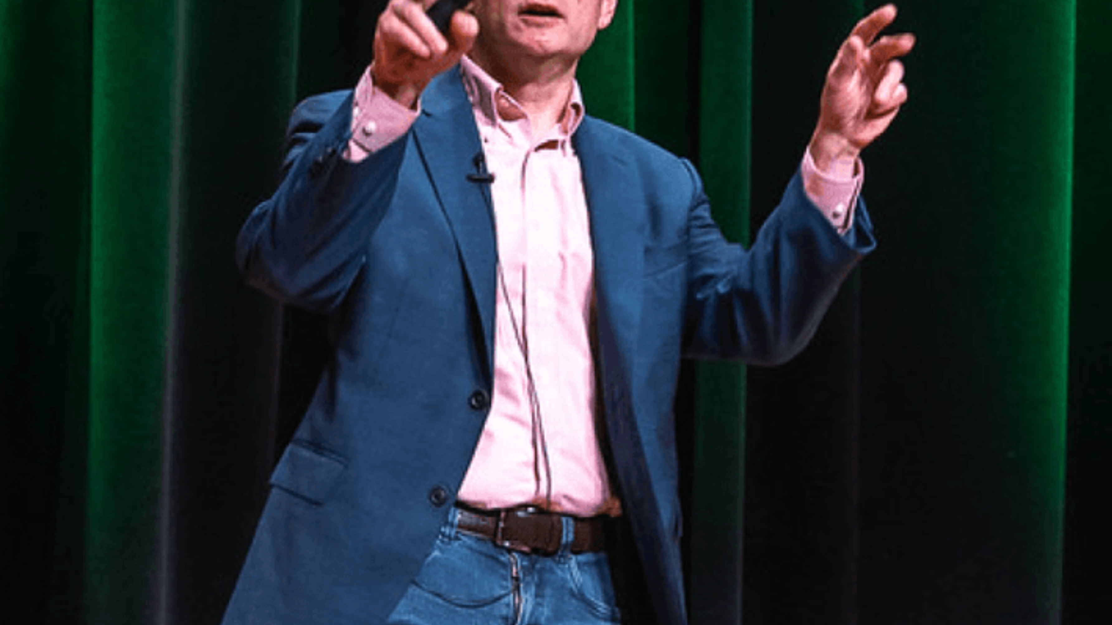 Alex Goryachev: Transformative keynotes on AI & growth strategies