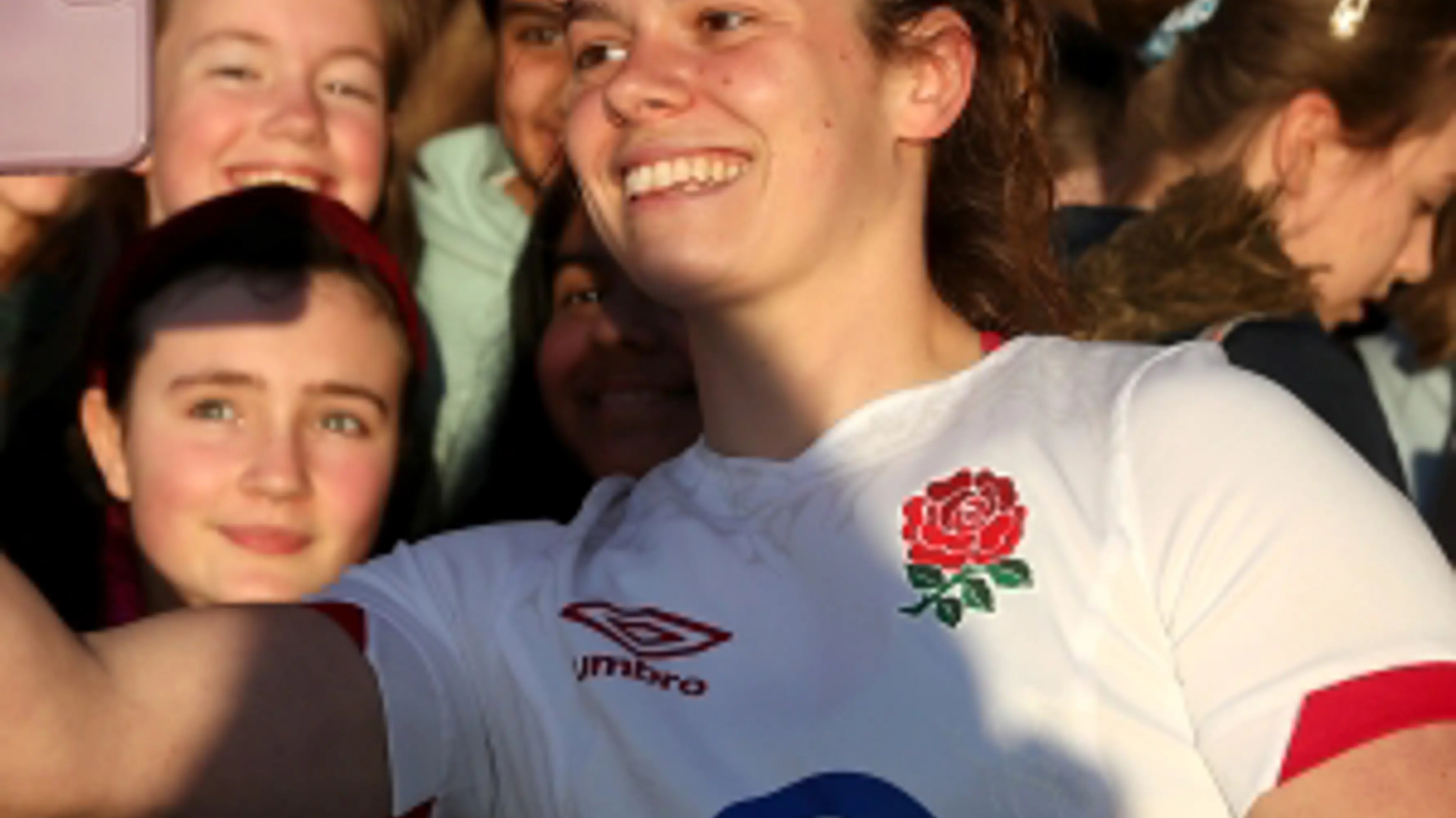 Helena Rowland: Expert Keynote Speaker and Motivator