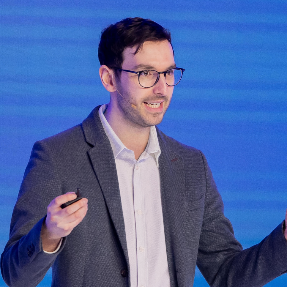 Henry Ajder: Leading Keynote Speaker on AI & Deepfakes