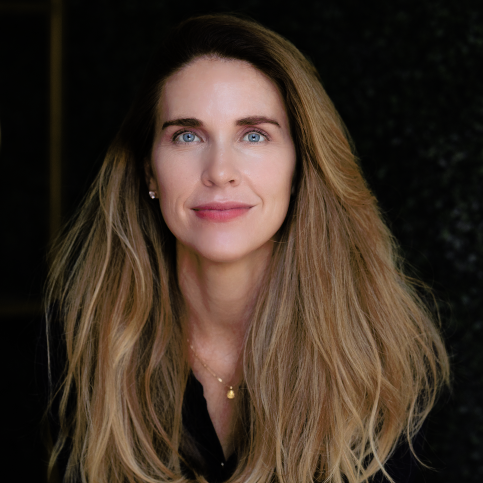 Elizabeth Pearson: Motivational Speaker & Corporate Coach