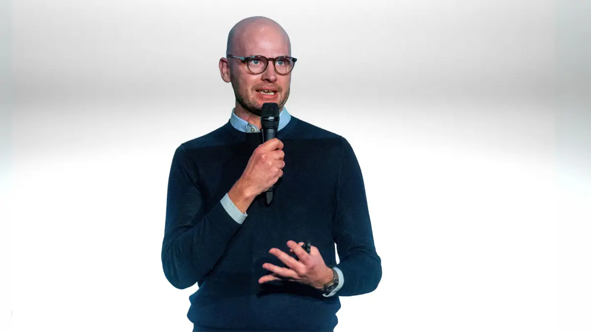 Chris Lemons: Inspirational Keynote Speaker on Resilience and Leadership
