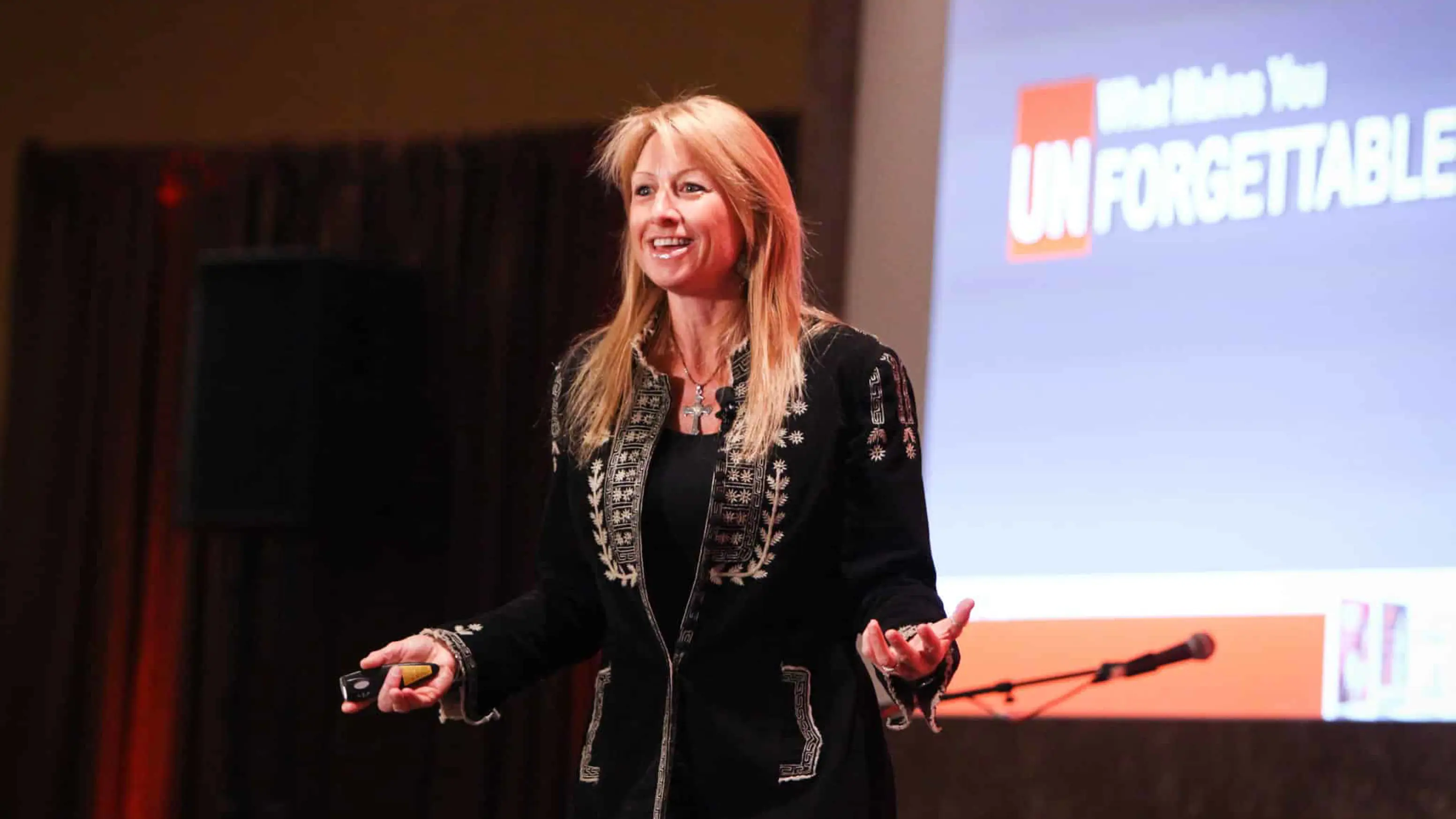Dr. Jackie Freiberg – Book a Courageous Leadership Keynote