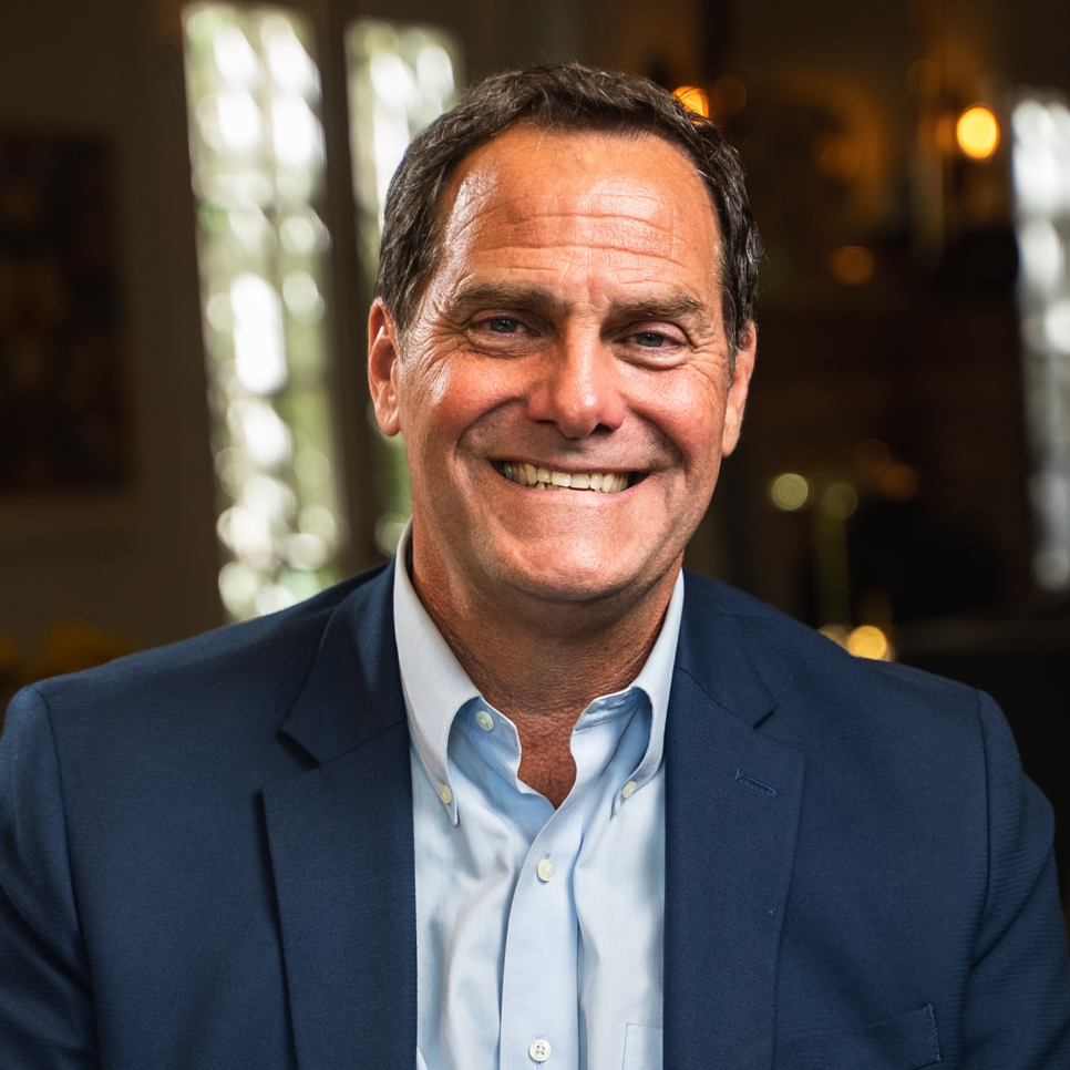 Andy Buckley: Top Motivational Speaker for Finance & Humor