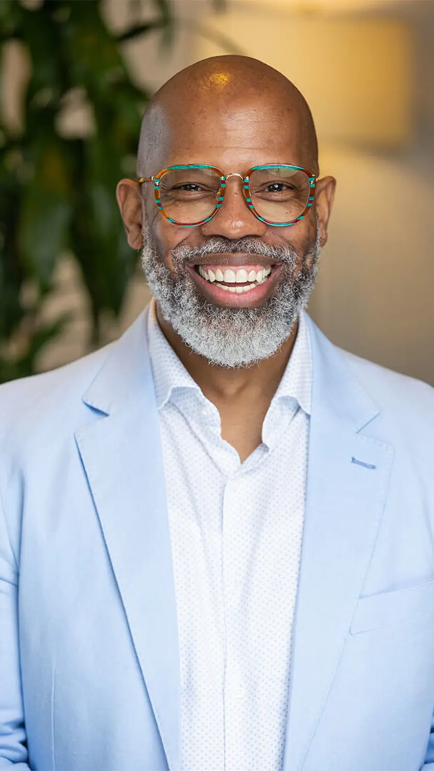 Curtis Ray Hill: Expert DEI&B Keynote Speaker & Motivator
