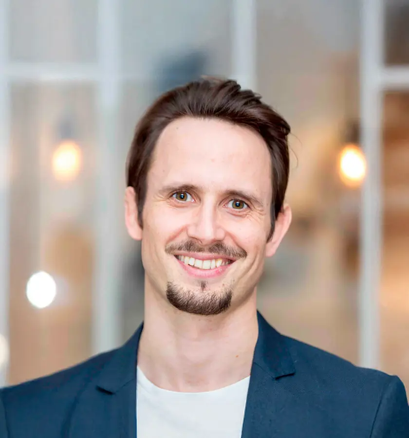 Simon Banks – Keynote Speaker on Creativity, Curiosity and Innovation