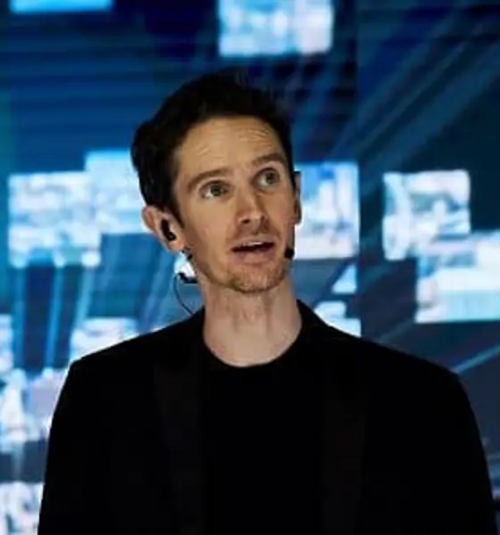 Stuart MacDonald: Captivating Keynote Speaker & Magician