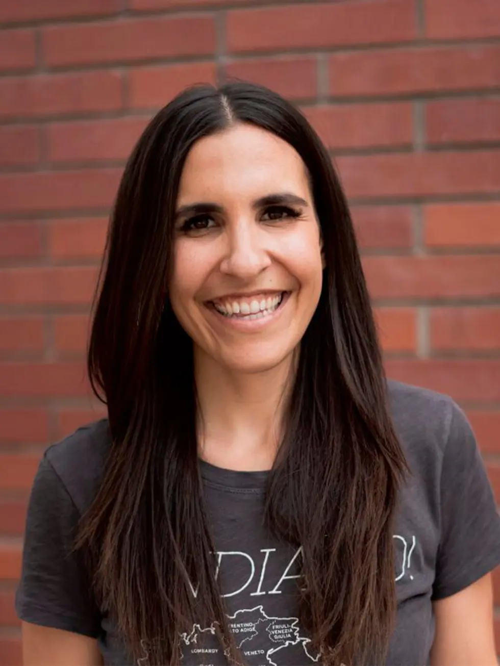 Lia Garvin: 3 new rules for virtul interviewing | A-Speakers Blog