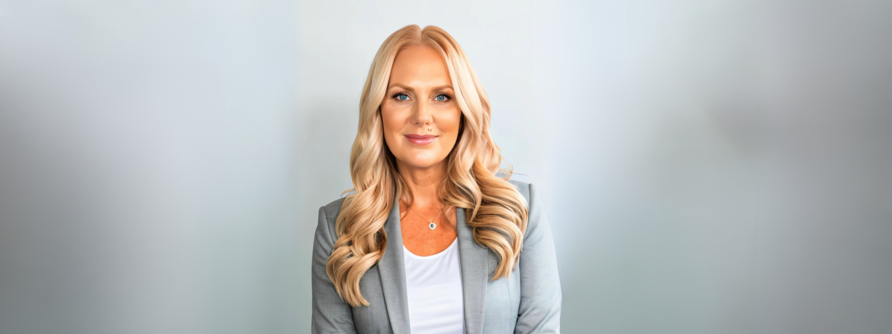 Speaker Stephanie Decker | Humanitarian & Double Amputee | A-Speakers