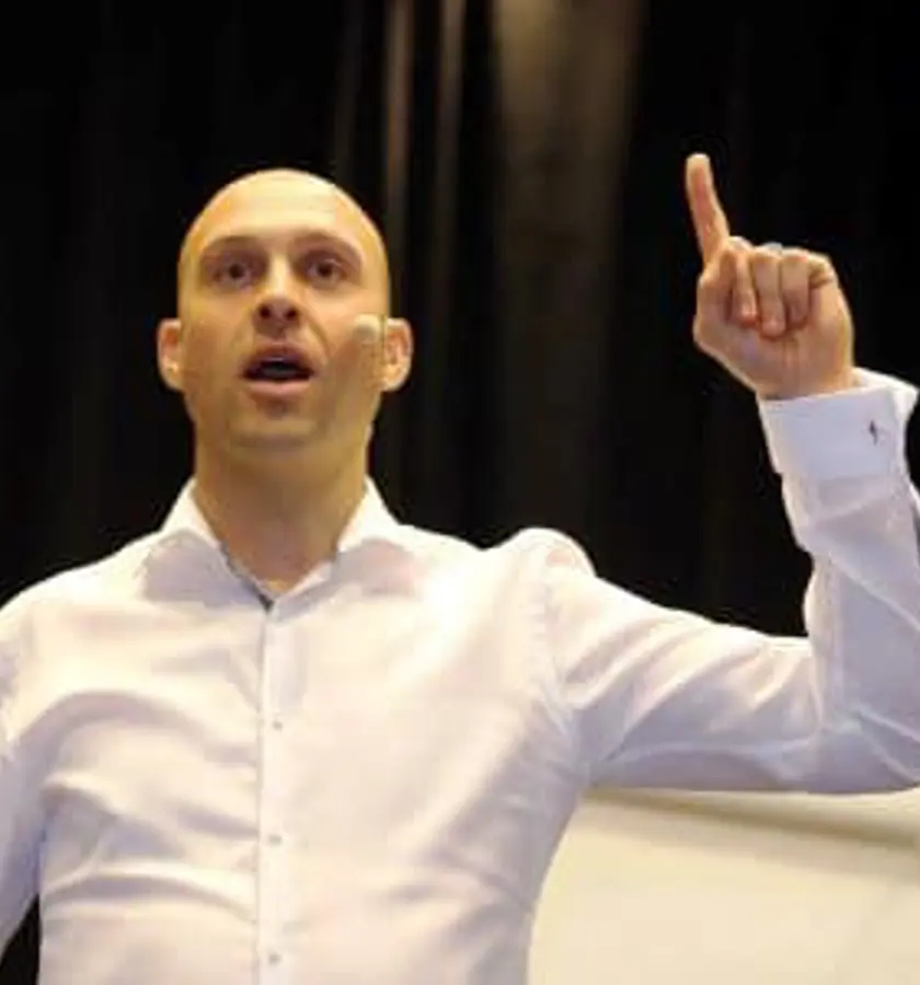 Tom Coverly: Motivational Speaker & Magician