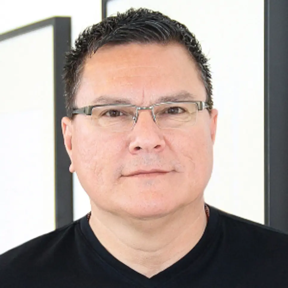 Simón Silva: Renowned Artist and Keynote Speaker