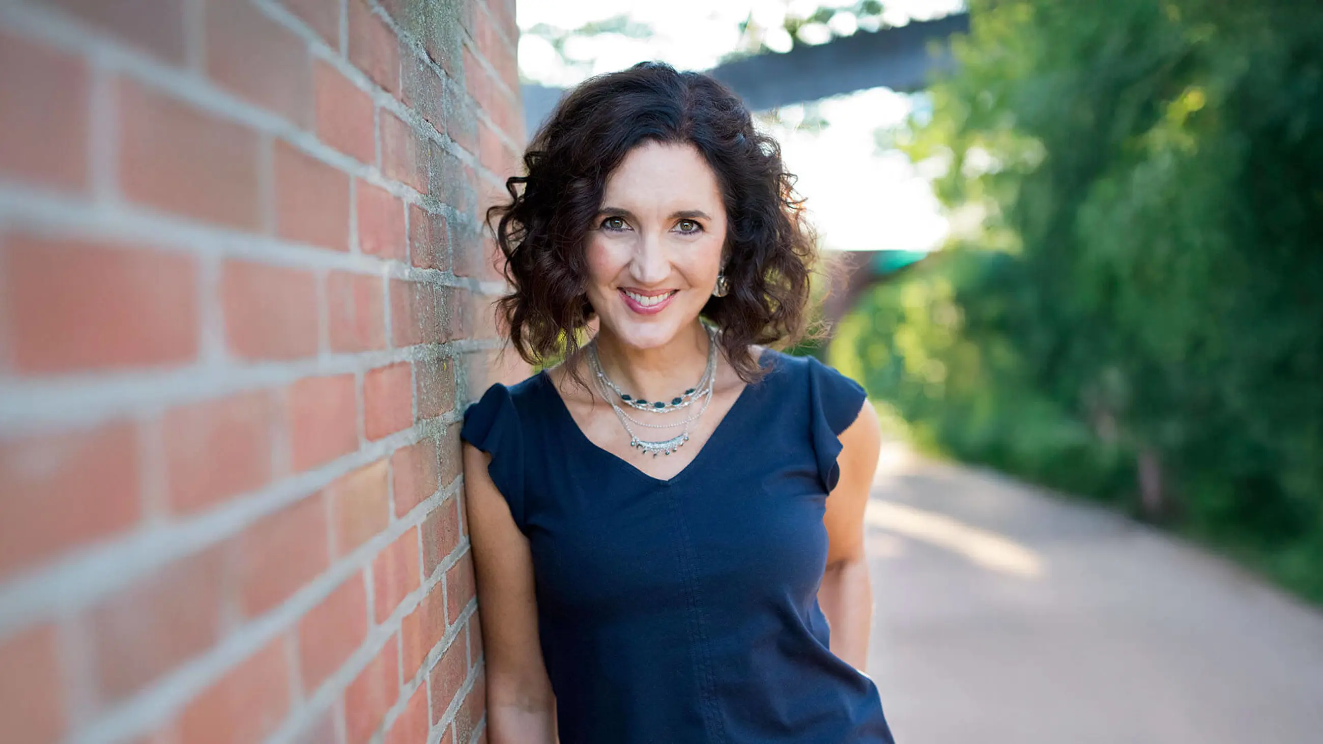 Speaker Dr. Alexandra Solomon | Self-education.