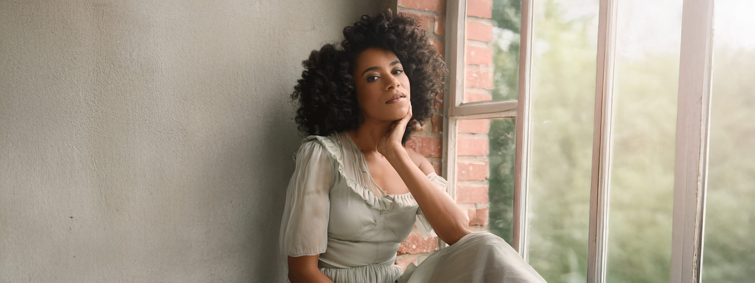 Kelly McCreary: Motivational Keynote Speaker & Actress