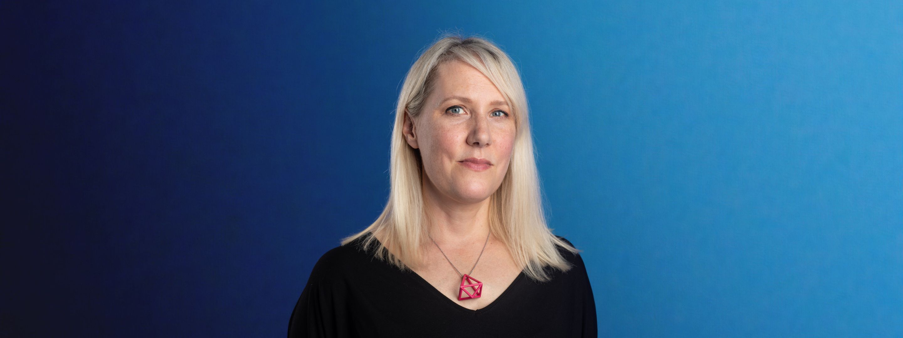 Elaine Kasket: Cyberpsychologist Transforming Digital Strategies